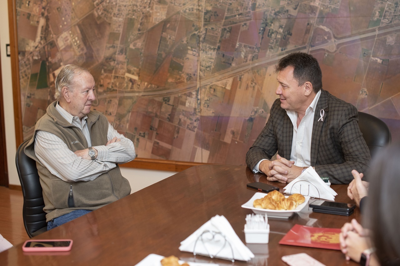 La Municipalidad de San Lorenzo reconoció a la perfumería Fiol en su ...